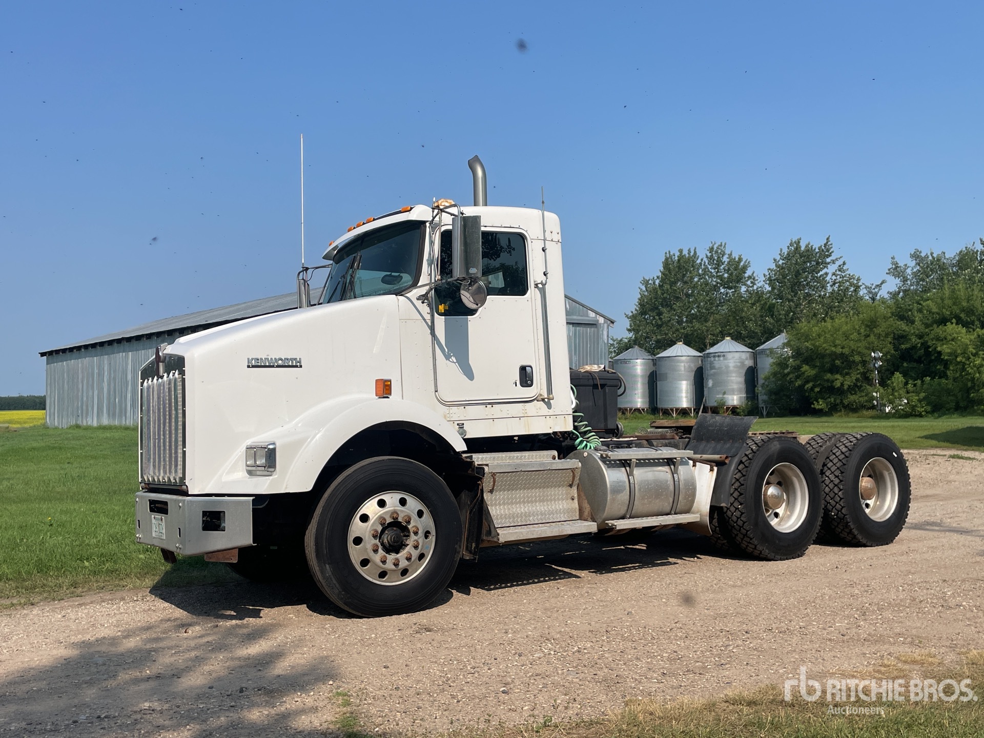 2006 Kenworth T800 T/A Day Cab Truck Tractor | Ritchie Bros. Auctioneers