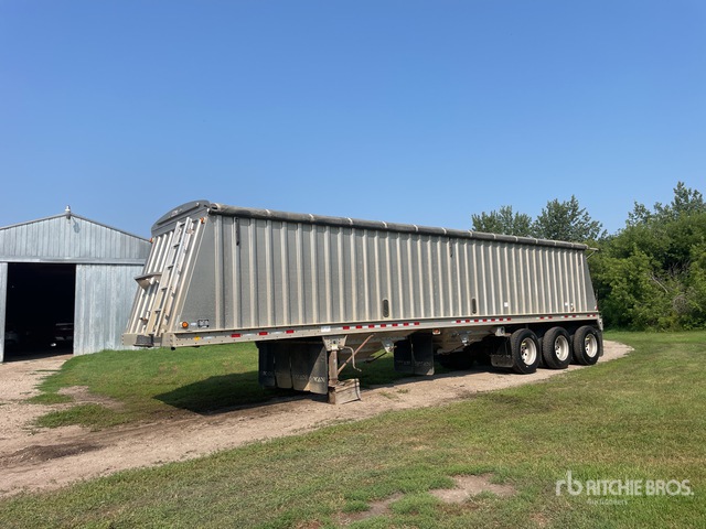 2012 Dakota 41 ft Tri/A Grain Trailer | Ritchie Bros. Auctioneers