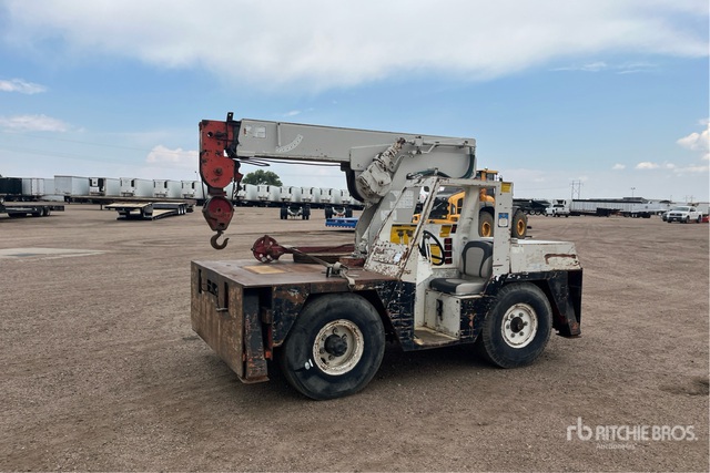 1992 Shuttlelift 3330D 8.5 ton 4x2 Carry Deck Crane | Ritchie Bros ...