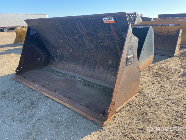 Cat 106 in Wheel Loader Bucket - Fits IT38H | Ritchie Bros. Auctioneers