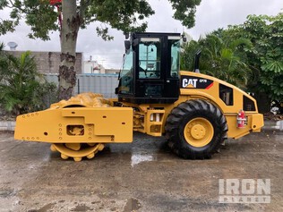 2011 Cat CP76 Padfoot Drum Compactor in Carol Park, Queensland ...
