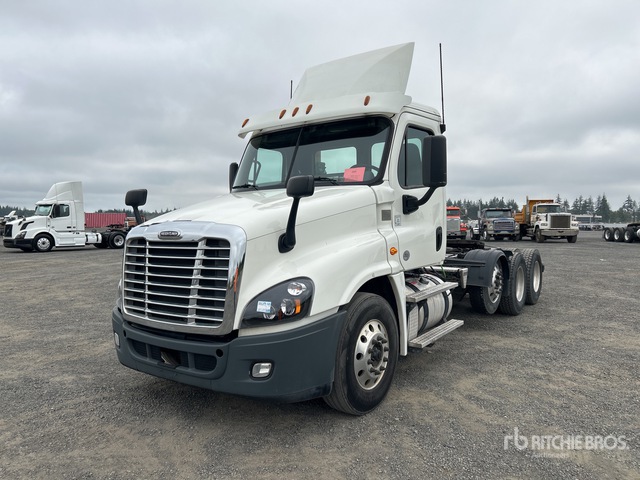 2016 Freightliner Cascadia 125 6x4 Tri/A Day Cab Truck Tractor ...