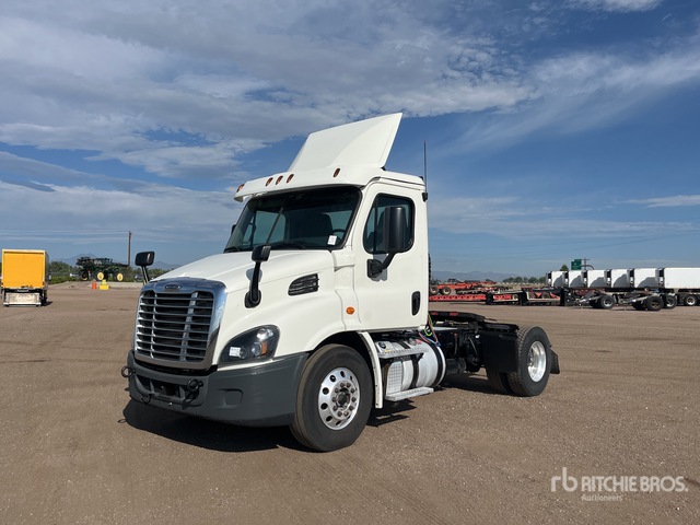 2017 Freightliner Cascadia 113 4x2 S/A Day Cab Truck Tractor | Ritchie ...