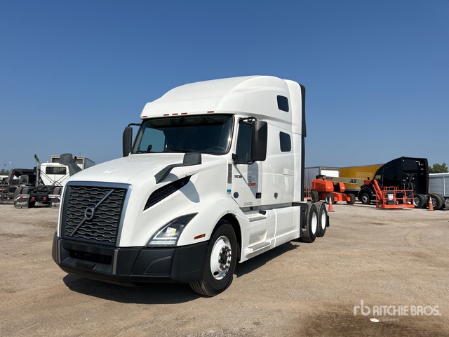 2019 Volvo VNL760 6x4 T/A Sleeper Truck Tractor | Ritchie Bros. Auctioneers