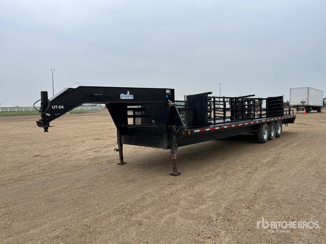 2003 SWS 30 ft Tri/A Gooseneck Equipment Trailer | Ritchie Bros ...