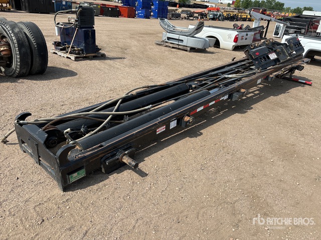 Galfab Roll-Off Hoist | Ritchie Bros. Auctioneers