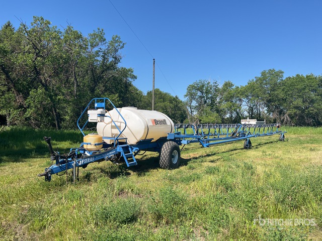1998 Brandt QF1000 96 ft Pull-Type Sprayer | Ritchie Bros. Auctioneers