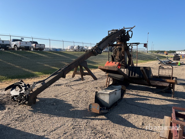 Hood 8000 Self Loading Log Picker | Ritchie Bros. Auctioneers