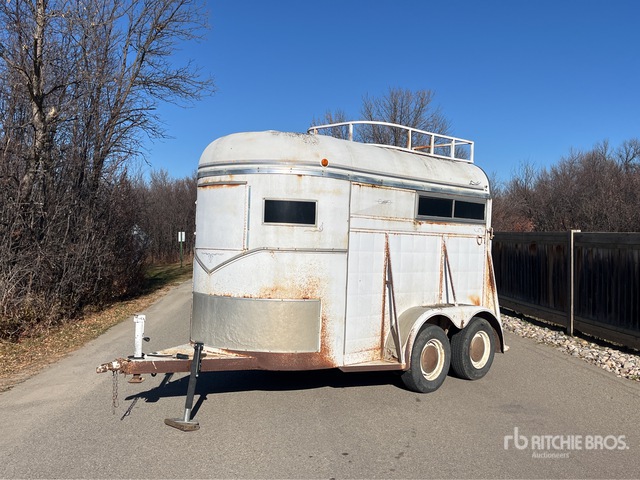 1981 Wylee 9 ft T/A Horse Trailer | Ritchie Bros. Auctioneers