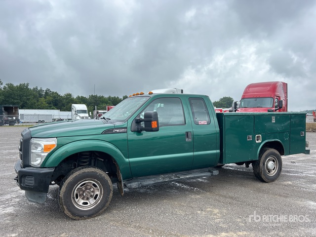 2015 Ford F-350 4x4 Extended Cab Utility Truck | Ritchie Bros. Auctioneers
