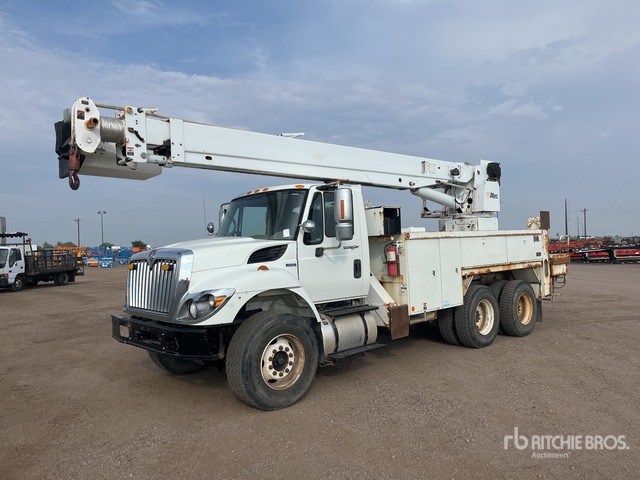 Altec D4060A T R 60 ft on 2008 International 7400 6x4 Bucket Truck | Ritchie Bros. Auctioneers
