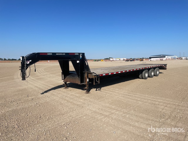 2022 SWS 36 ft Tri/A Gooseneck Equipment Trailer | Ritchie Bros ...