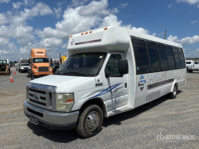 2011 Ford E-450 Econoline 4x2 25-Seat Bus | Ritchie Bros. Auctioneers