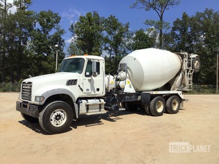 2017 Mack GU433 8x4 Mixer Truck in Pearl, Mississippi, United States ...