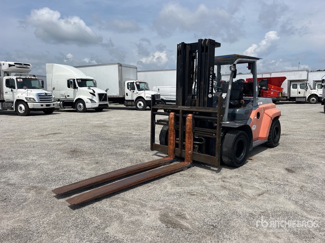 2017 Toyota 8FG40U 7250 lb Pneumatic Tire Forklift | Ritchie Bros ...