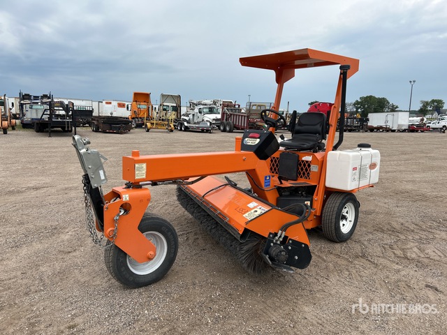 2018 Lay-Mor SM300 Self-Propelled Broom | Ritchie Bros. Auctioneers