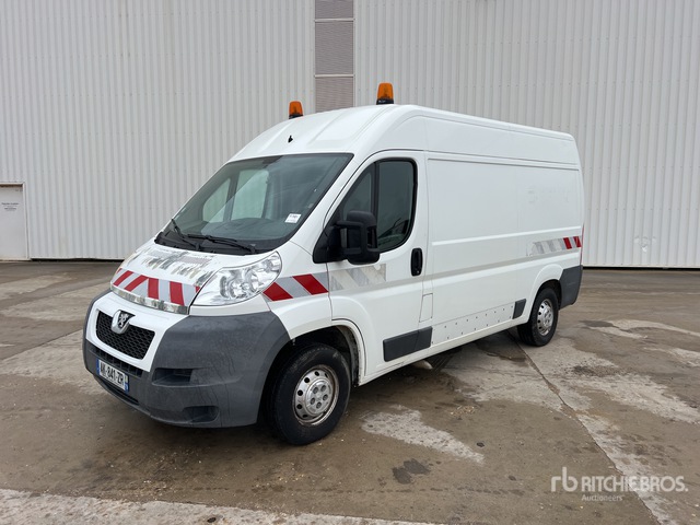 2007 Peugeot Boxer Vehicule Utilitaire Cargo Van | Ritchie Bros ...