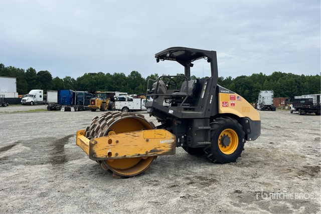 2013 Volvo SD75 Smooth Drum Compactor | Ritchie Bros. Auctioneers