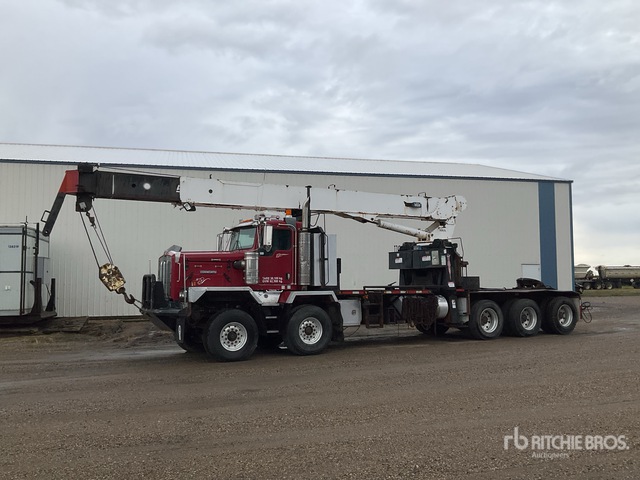 National 900A 52000 lb Straight Boom on 2004 Kenworth C500B 10x6 Twin ...