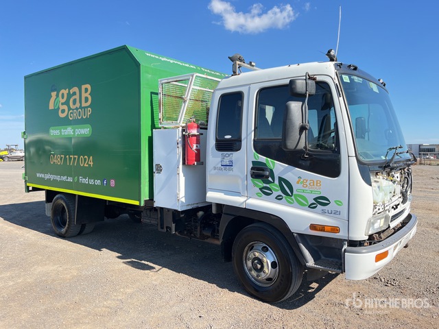 2001 Isuzu FFR500 4x2 Chipper Truck | Ritchie Bros. Auctioneers