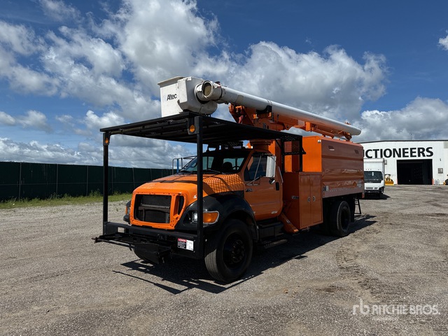 Altec LRV55 55 ft on 2010 Ford F-750 XL 4x2 Forestry Bucket Truck | Ritchie Bros. Auctioneers