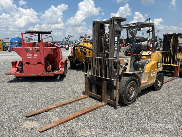 2018 Cat GP40N 7100 lb Pneumatic Tire Forklift | Ritchie Bros. Auctioneers