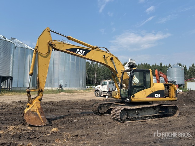 2004 Cat 320CL Tracked Excavator | Ritchie Bros. Auctioneers
