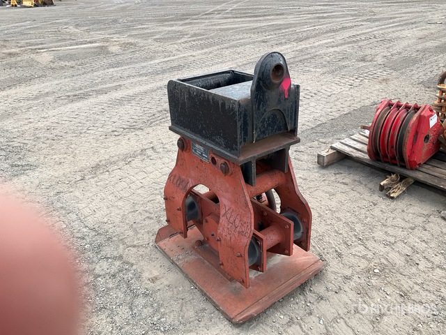 Allied 870C 33 in Compactor Hoe-Pac | Ritchie Bros. Auctioneers