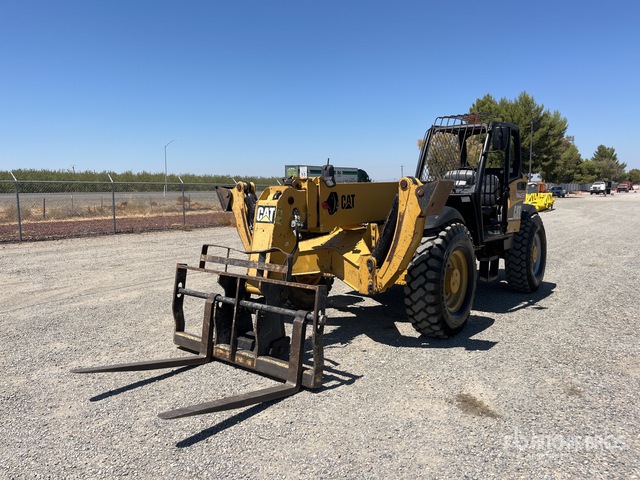2005 Cat TH560B Telehandler | Ritchie Bros. Auctioneers
