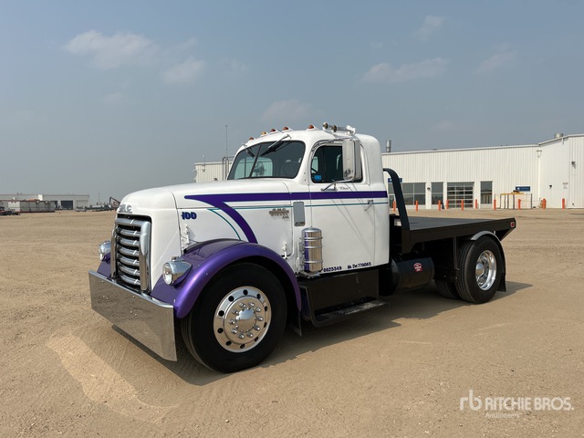 1956 GMC 930 4x2 Flatbed Truck | Ritchie Bros. Auctioneers