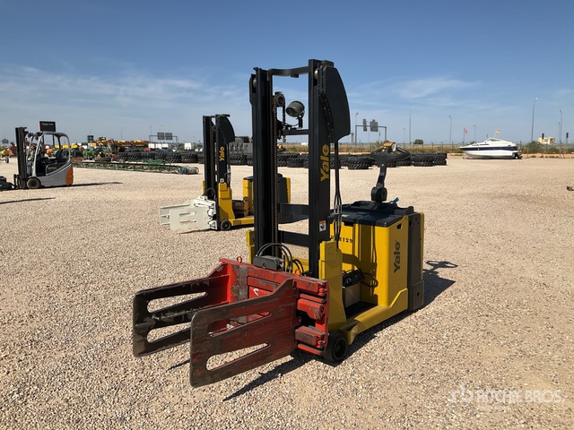 2011 Yale MC10 Electric Stacker | Ritchie Bros. Auctioneers
