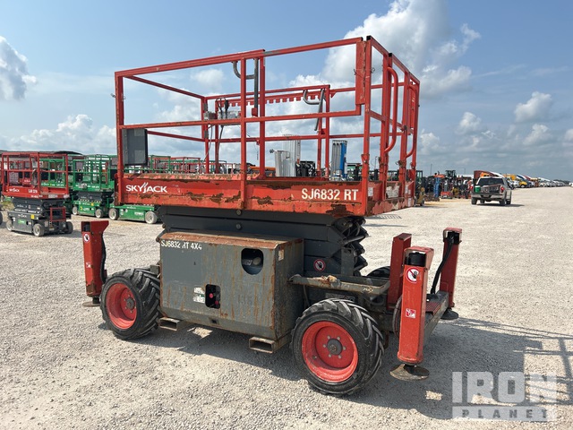 2017 Skyjack SJ6832RT Dual Fuel 4x4 Scissor Lift, Morris, Illinois ...