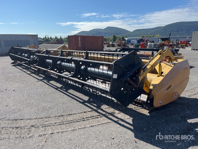 Claas Lexion F535 35 ft Flex Combine Header | Ritchie Bros. Auctioneers