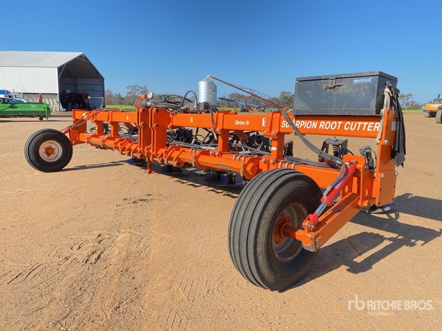 2017 TTQ Scorpion Series IV 7 m 3-Point 8 Row Root Cutter | Ritchie ...