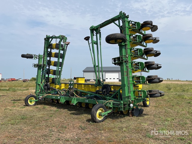 John Deere E40 24 Row Planter | Ritchie Bros. Auctioneers