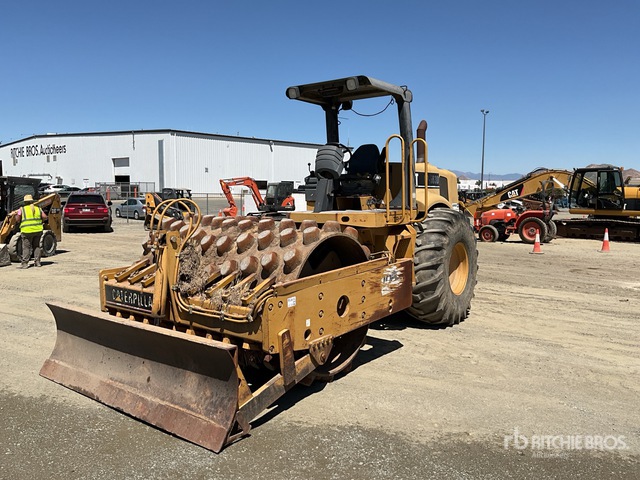 2001 Cat CP-563D Padfoot Drum Compactor | Ritchie Bros. Auctioneers