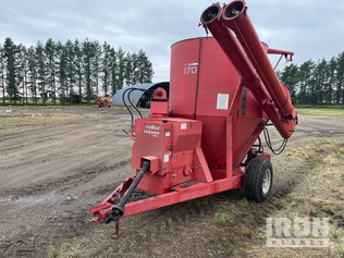 Gehl RM170 Feed Mixer in Grimshaw, Alberta, Canada (IronPlanet Item ...