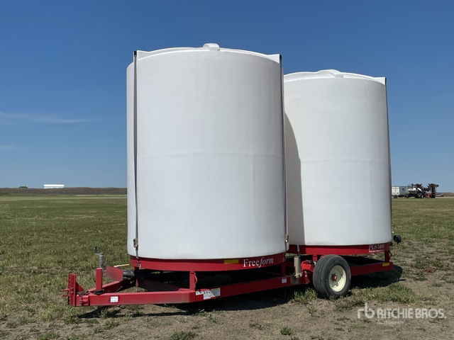 Free Form PLS7400 7920 gal Portable Poly Tank | Ritchie Bros. Auctioneers