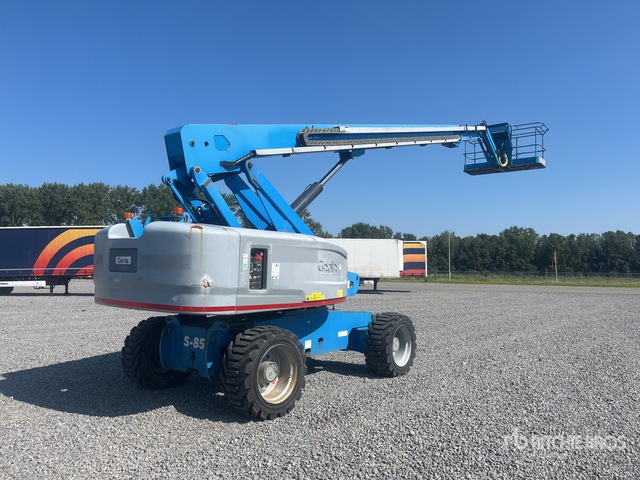 2010 Genie S85 4WD Telescopic Boom Lift | Ritchie Bros. Auctioneers