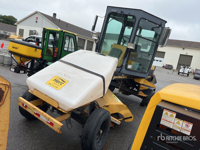 2016 Lay-Mor SM400 Self-Propelled Broom (Inoperable) | Ritchie Bros ...