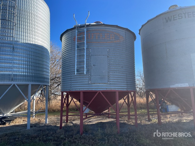 Butler +/- 1500 bu 3 Ring Hopper Grain Bin | Ritchie Bros. Auctioneers