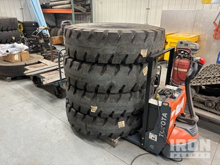 Quantity of (8) Bridgestone V-Steel Container Handler 14.00R24 Tires ...