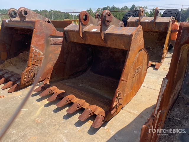 Tag 72 in Excavator Bucket | Ritchie Bros. Auctioneers