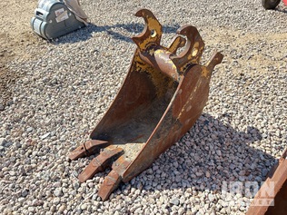 John Deere AT316552 12 in 1.33 cyd Digging Excavator Bucket in Longmont ...