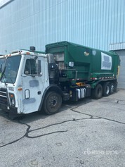 2011 Mack LEU613 Waste Collection Truck in Woburn, Massachusetts ...