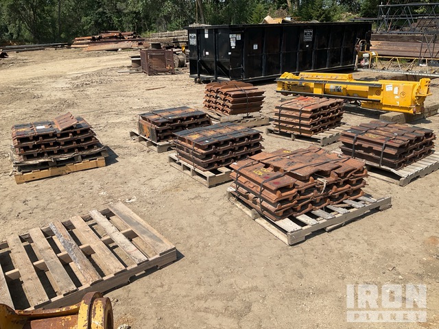 Quantity of 27.5 in Single Grouser Track Shoes in Correctionville, Iowa ...