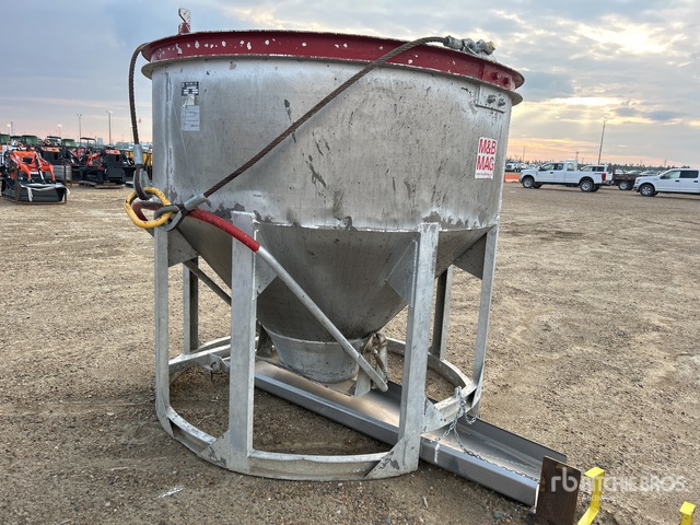 MB BB-50 5 Yard Aluminum Concrete Bucket | Ritchie Bros. Auctioneers