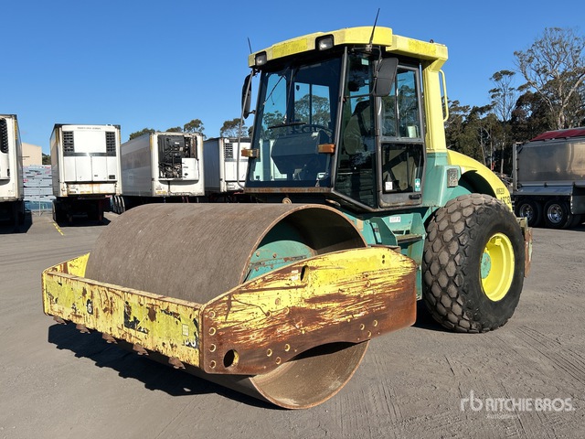 2007 Ammann ASC 130 D Smooth Drum Compactor | Ritchie Bros. Auctioneers