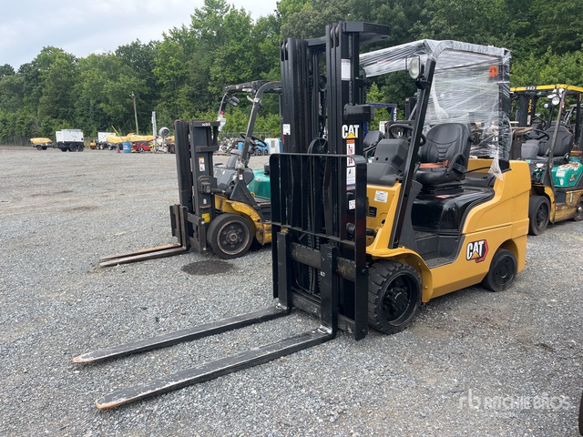 2007 Cat C6000 5750 lb Cushion Tire Forklift | Ritchie Bros. Auctioneers