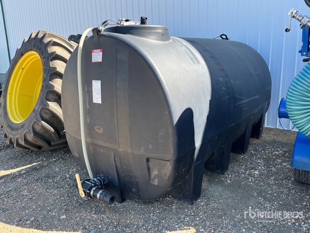 Endura-Plas 2100 gal Poly Water Tank | Ritchie Bros. Auctioneers